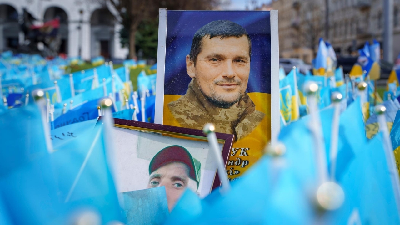 Ukraine lowers its conscription age to 25 to replenish its beleaguered ...