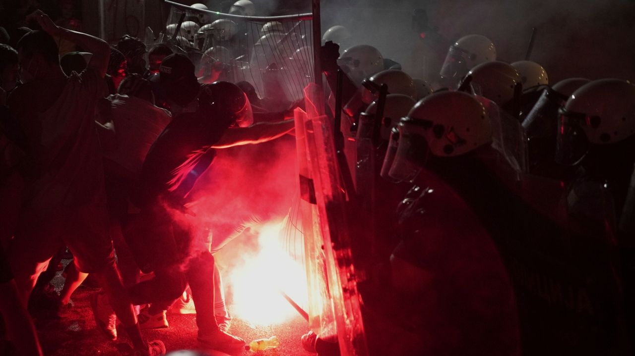 Tear gas fired at thousands of protesters in Serbia demanding free ...