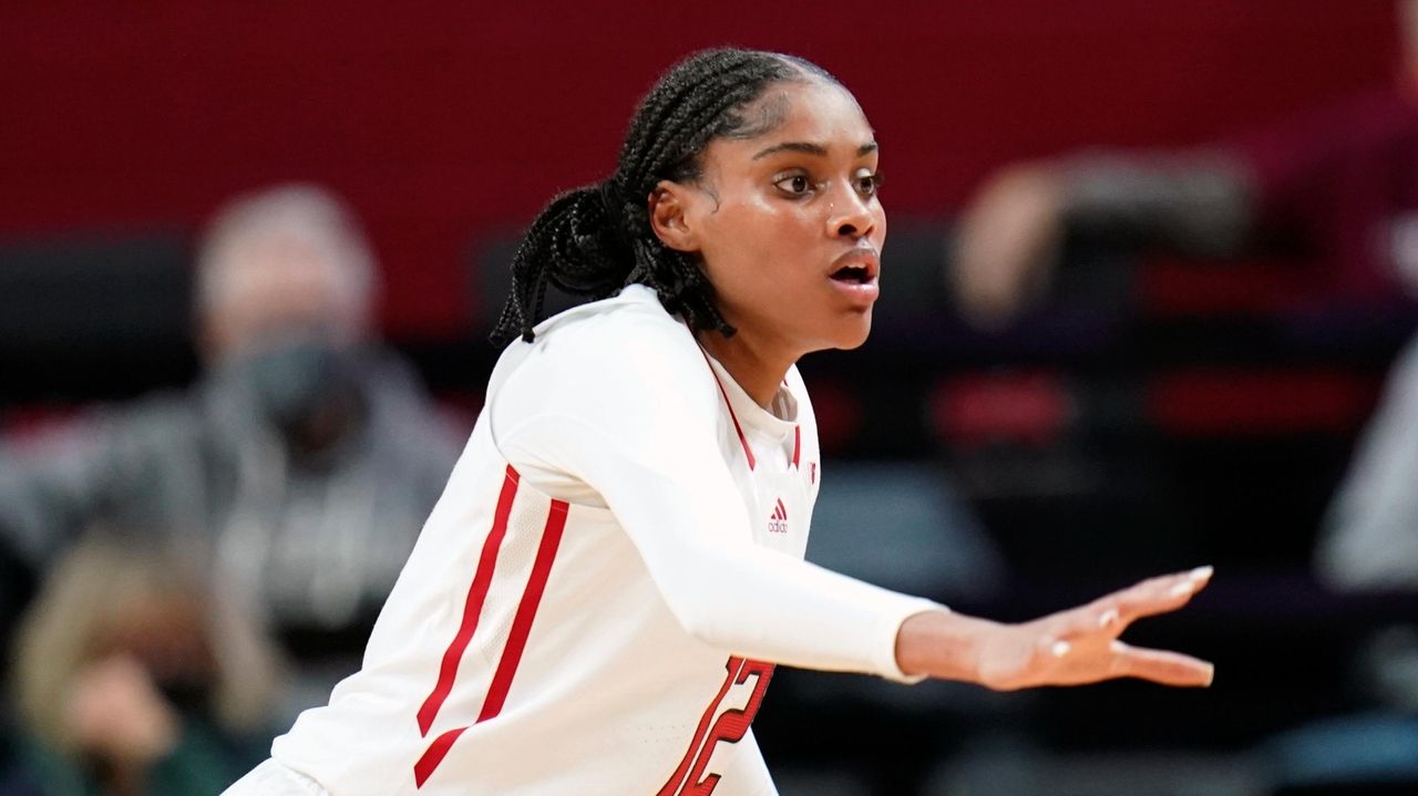 South Carolina adds JUCO player of year in Sakima Walker - Newsday