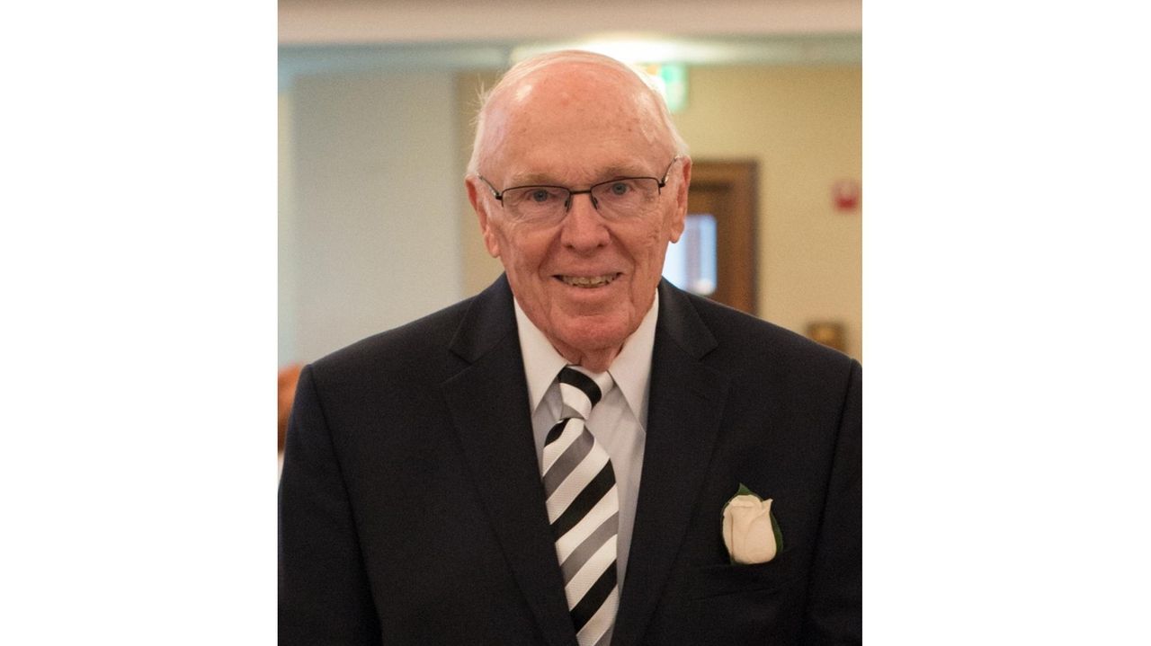 James Fitzgerald, 30-year Newsday employee who rose to senior VP, dies ...