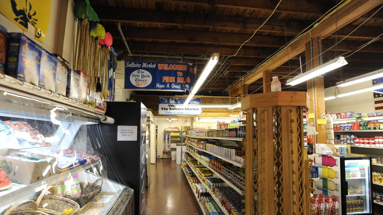 Saltaire considers condemning Sandy-damaged market - Newsday