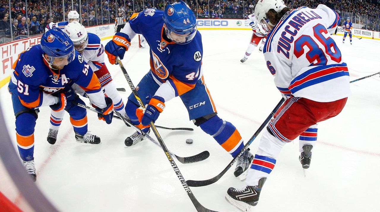 Isles beat Rangers with three goals in third - Newsday