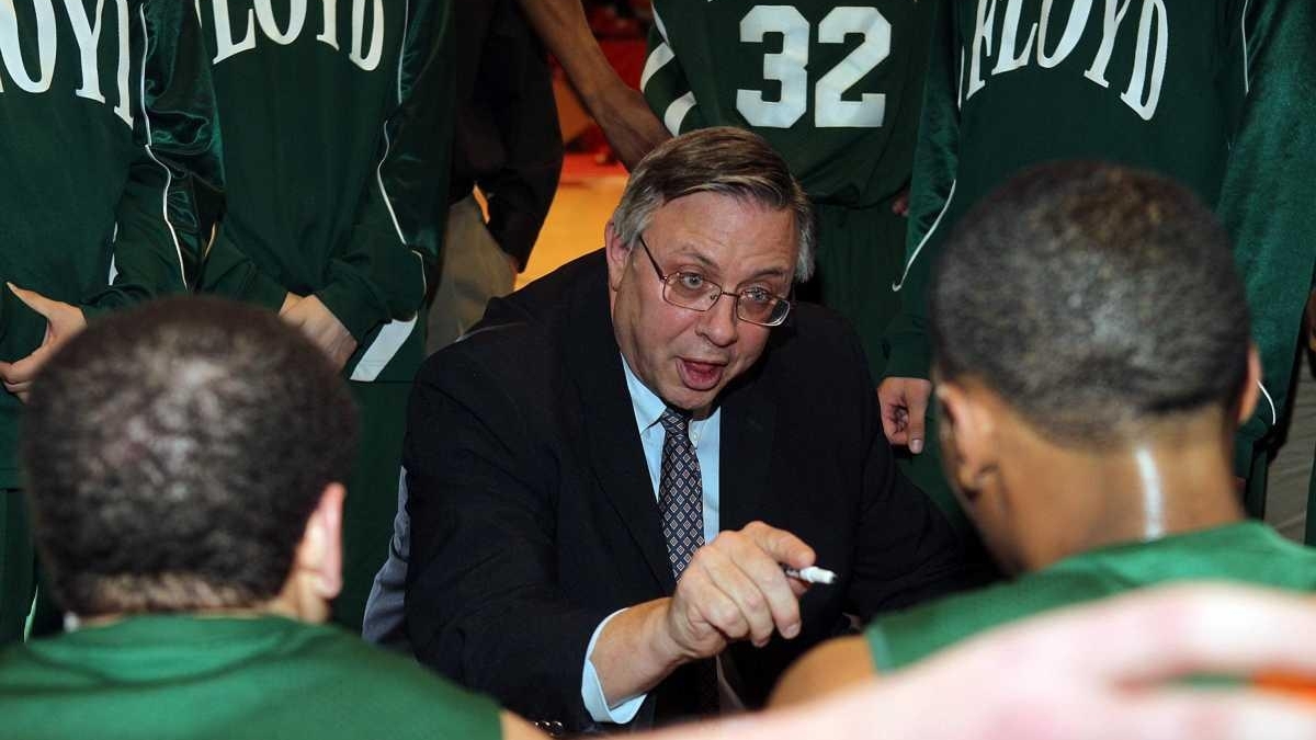 Boys basketball coach Robert Hodgson dies - Newsday