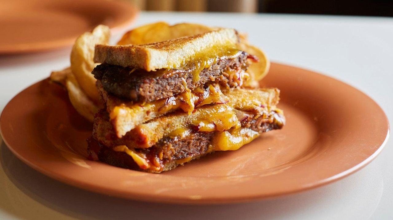 Mac & Melts in Garden City struggles to survive coronavirus pandemic ...