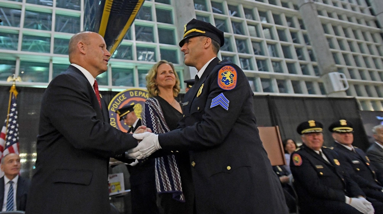 Nassau police Officer Jason Sepulveda promoted to sergeant - Newsday