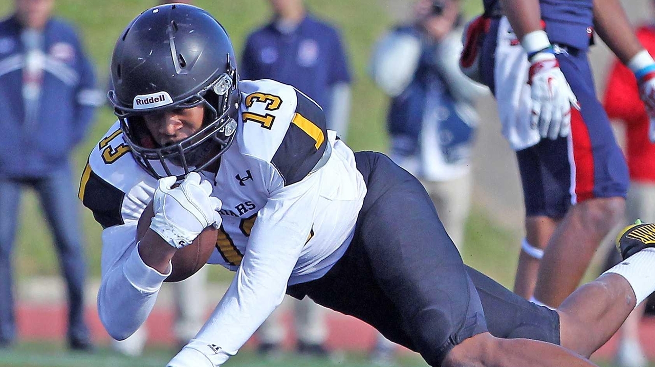 St. Anthony's battles but suffers first loss of year - Newsday