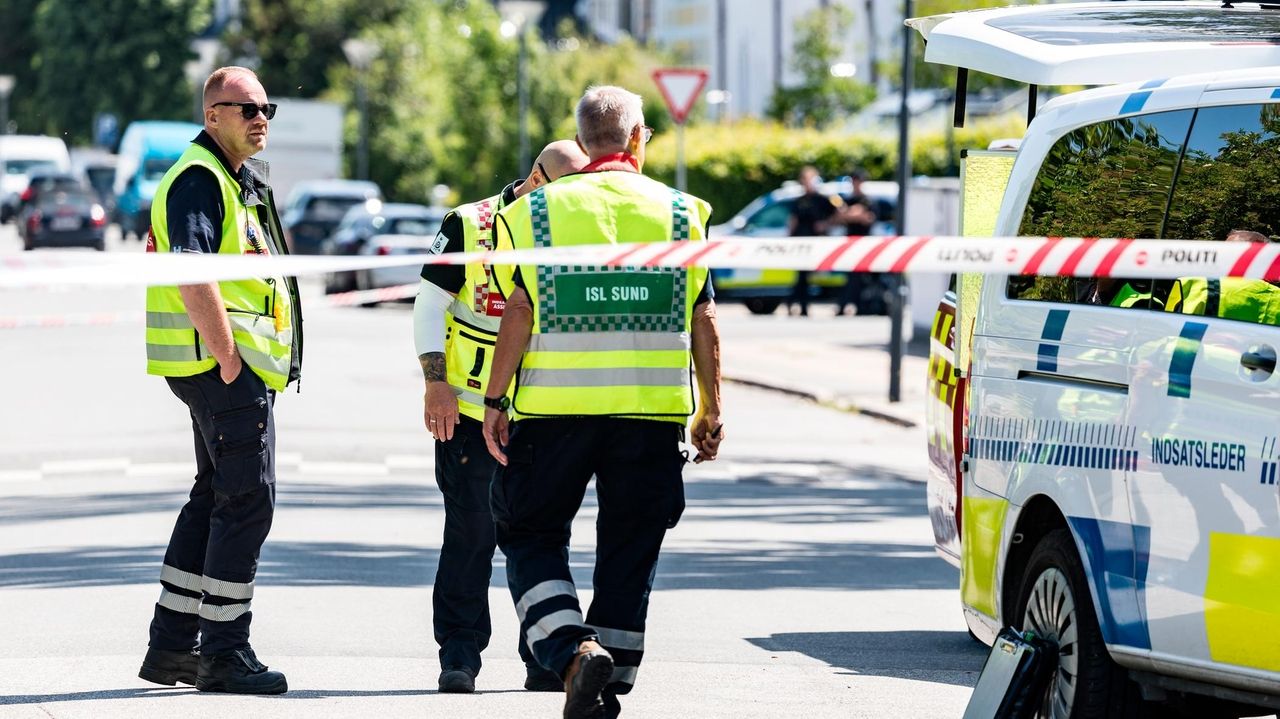 Danish police examine suspicious package at Israeli Embassy in ...