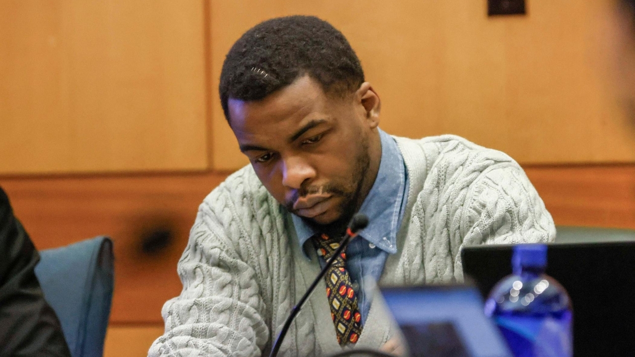 Defendant in YSL gang and racketeering trial stabbed as he awaits jury ...