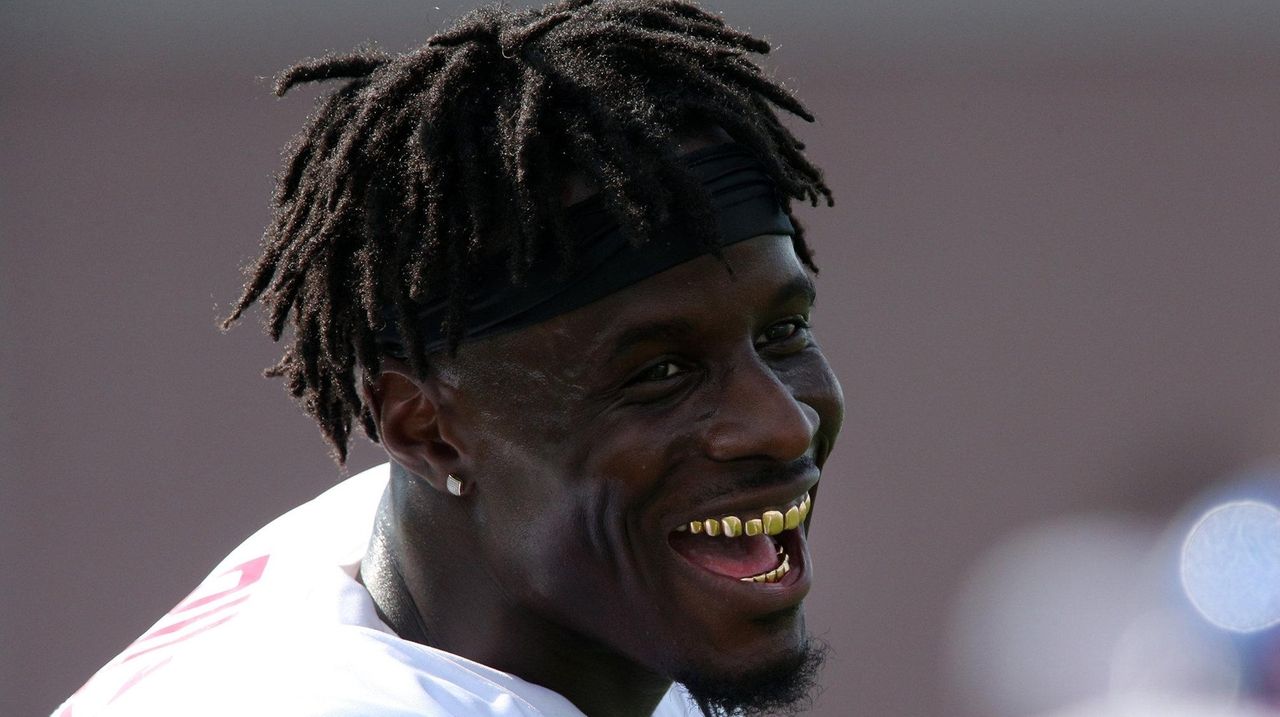 Curtis Riley filling the Giants' personality void with movie star looks ...