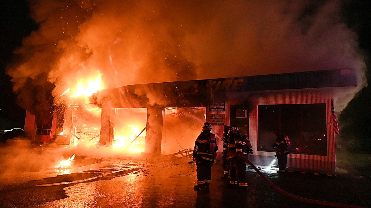 Fire heavily damages Mavis store in Smithtown - Newsday
