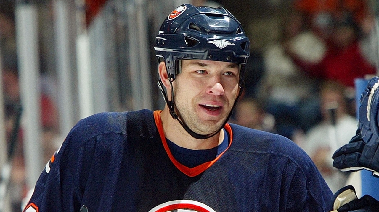 Chris Simon dead, former Islanders and Rangers tough guy was 52 - Newsday