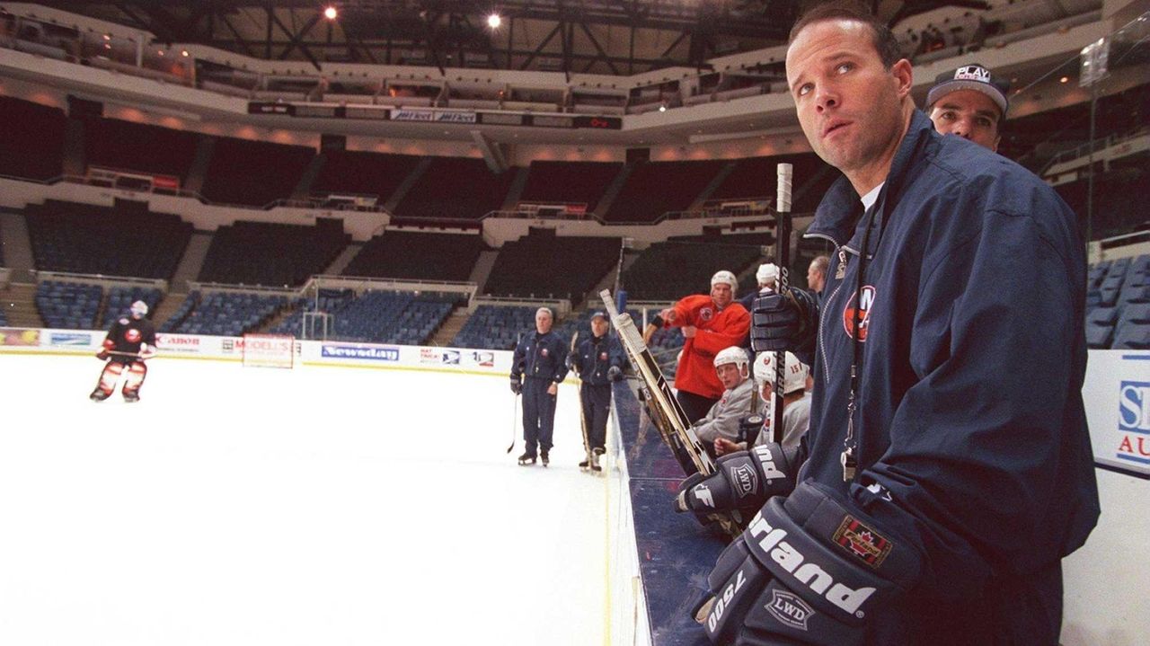 Greg Cronin returns as Islanders assistant coach - Newsday