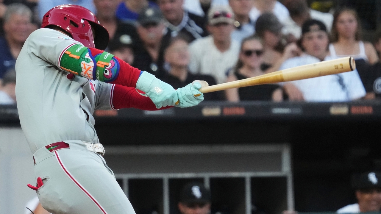 Baseball Commissioner Rob Manfred confronted by Bryce Harper during ...