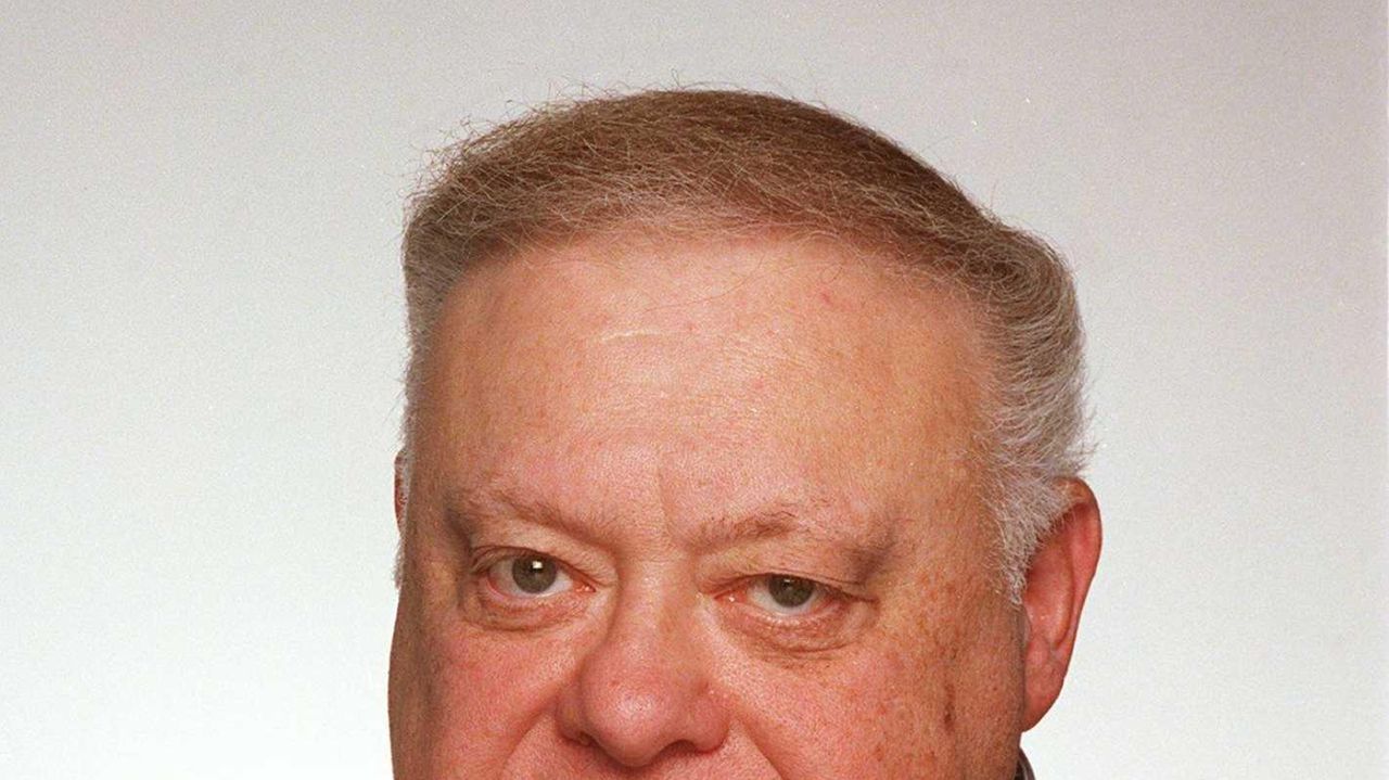 Former Newsday reporter Manny Topol, 76, dies - Newsday