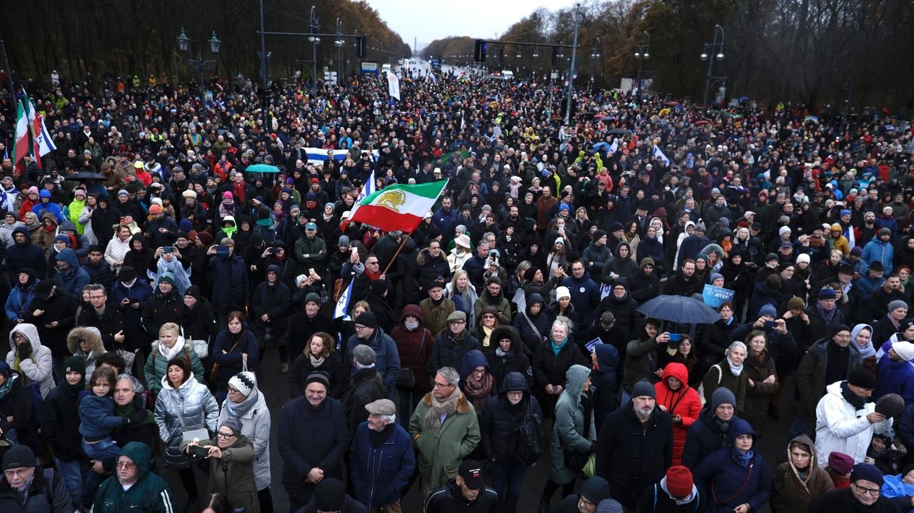 Thousands demonstrate against antisemitism in Berlin as Germany ...