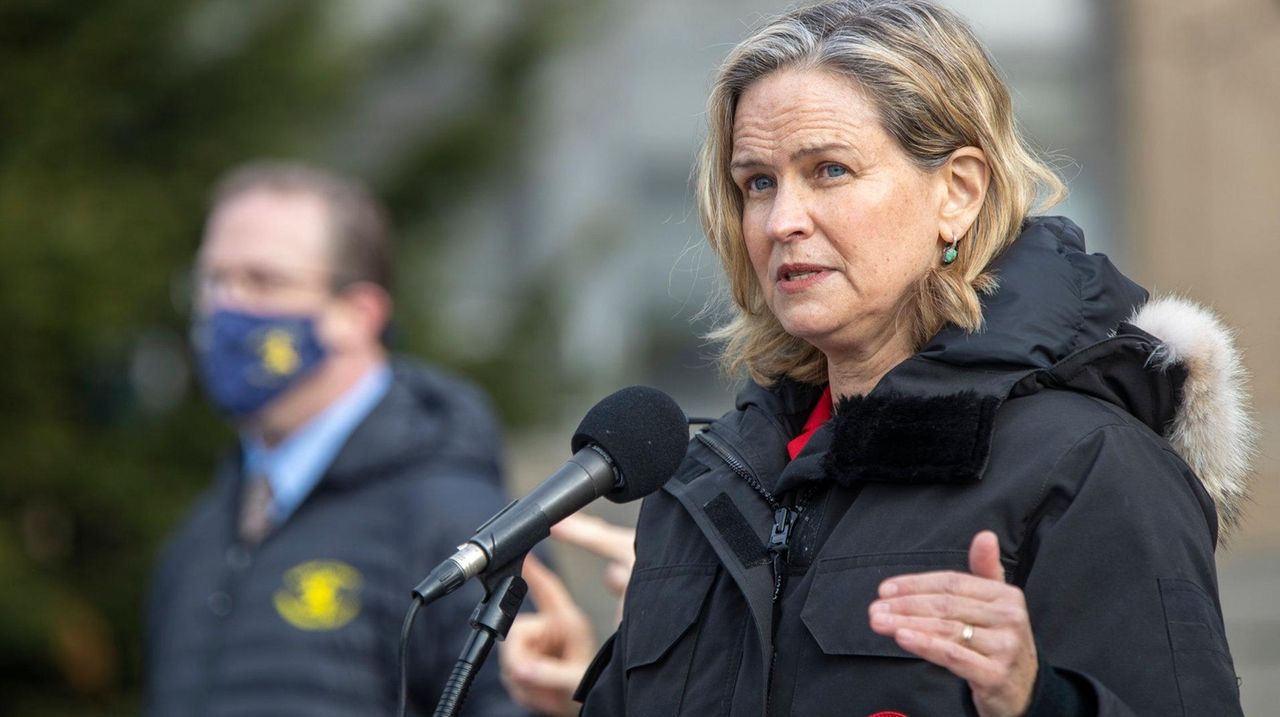 Nassau County Executive Laura Curran in quarantine after possible virus ...