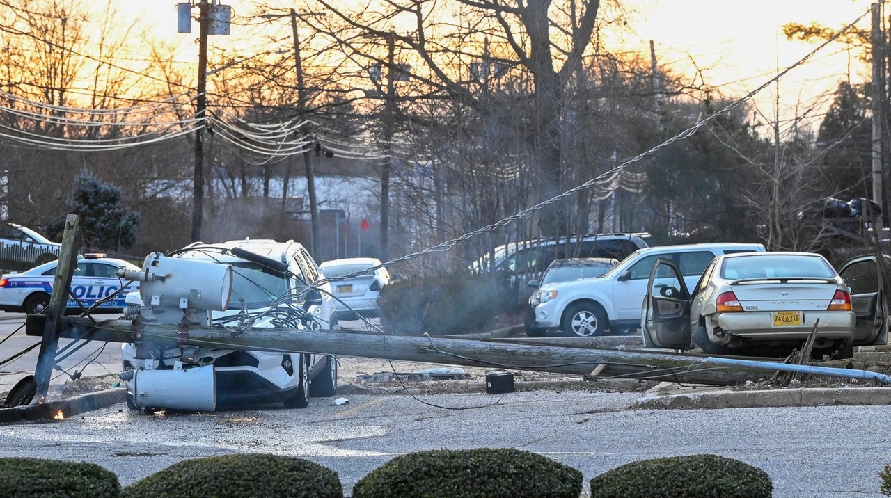 Car hits utility pole causing brief power outage, police say - Newsday