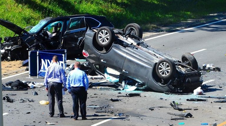 Grand Central Parkway Crash Leaves 2 Dead Driver Charged Nypd Says